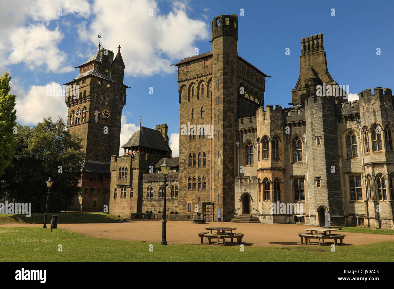 Cardiff castles hi-res stock photography and images - Alamy