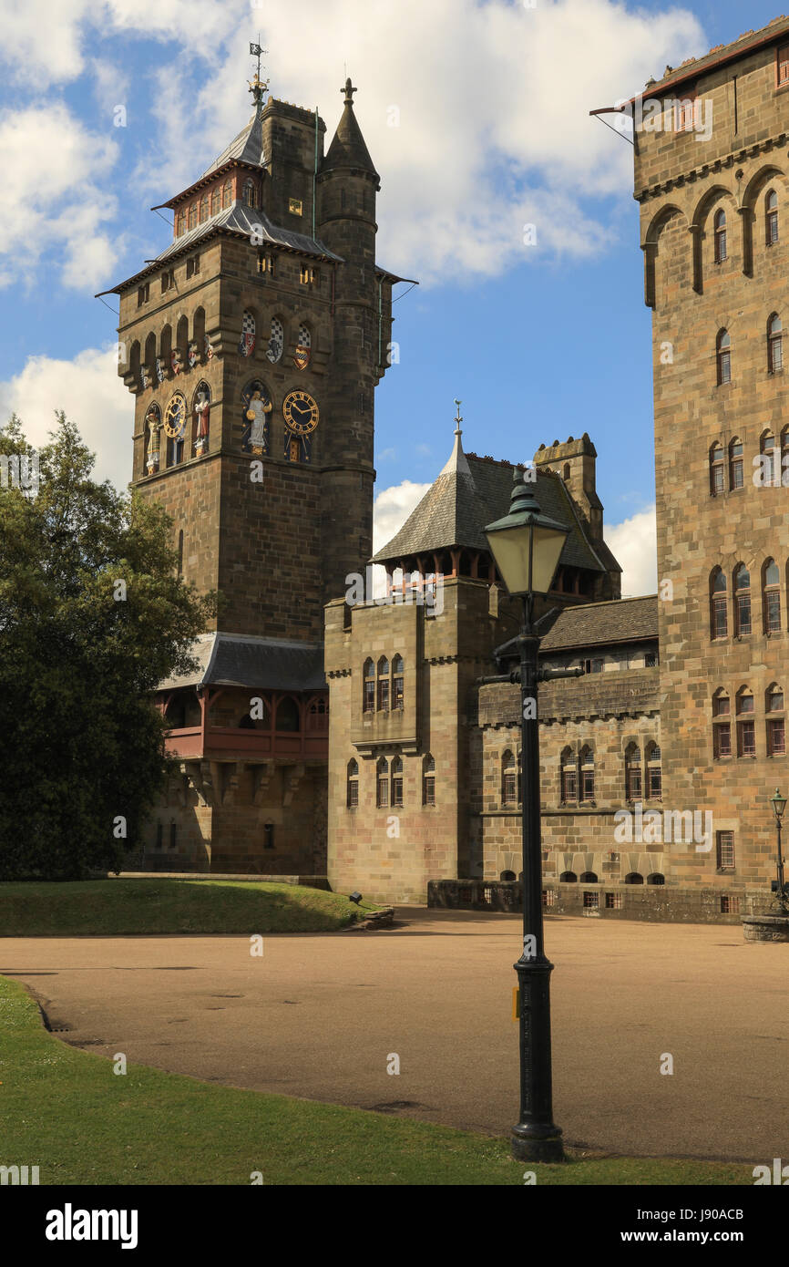 Cardiff castles hi-res stock photography and images - Alamy