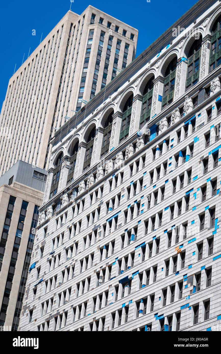 Chicago Illinois Downtown Neo Classical & modern contemporary buildings ...