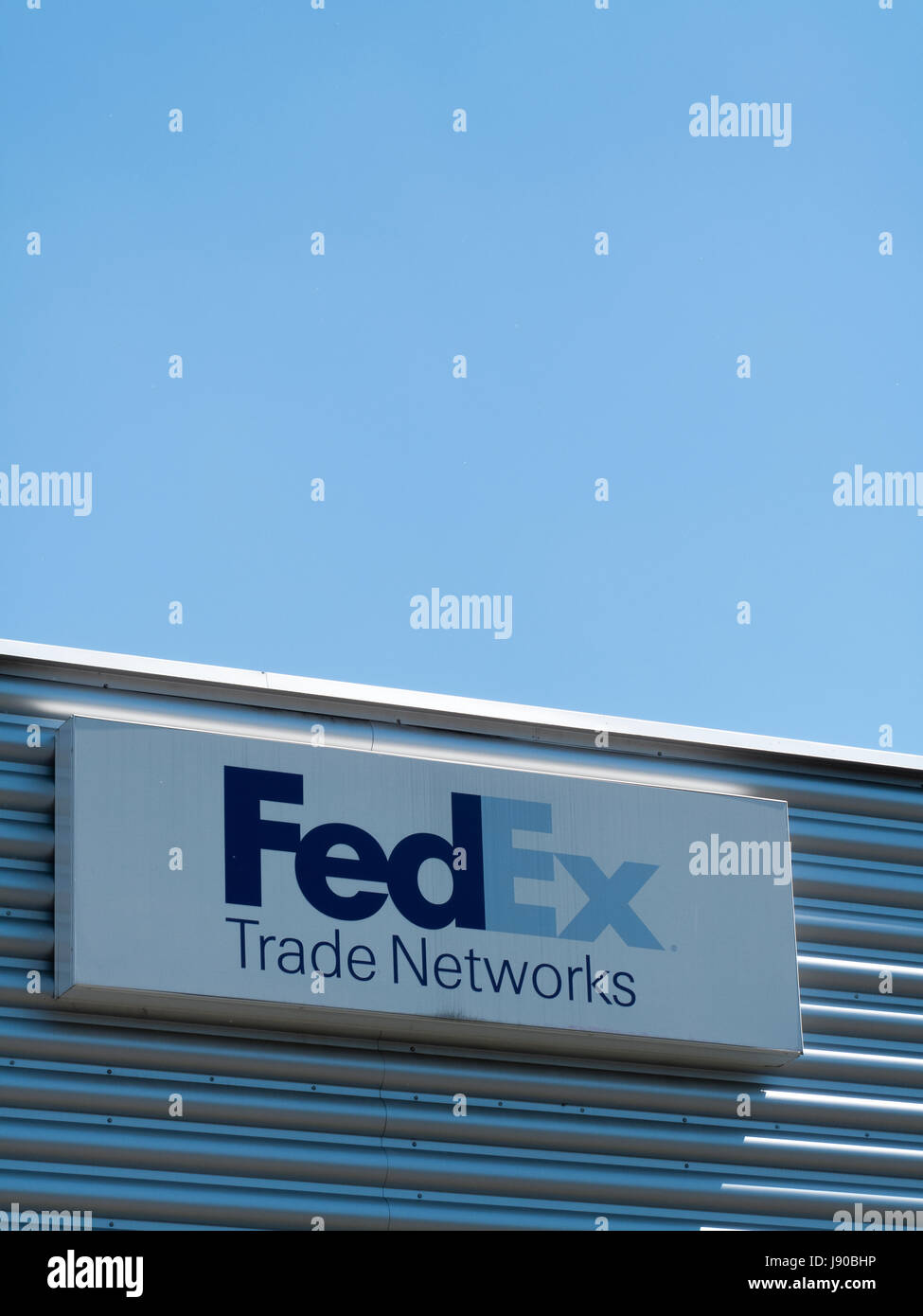 Courier express building hi-res stock photography and images - Alamy