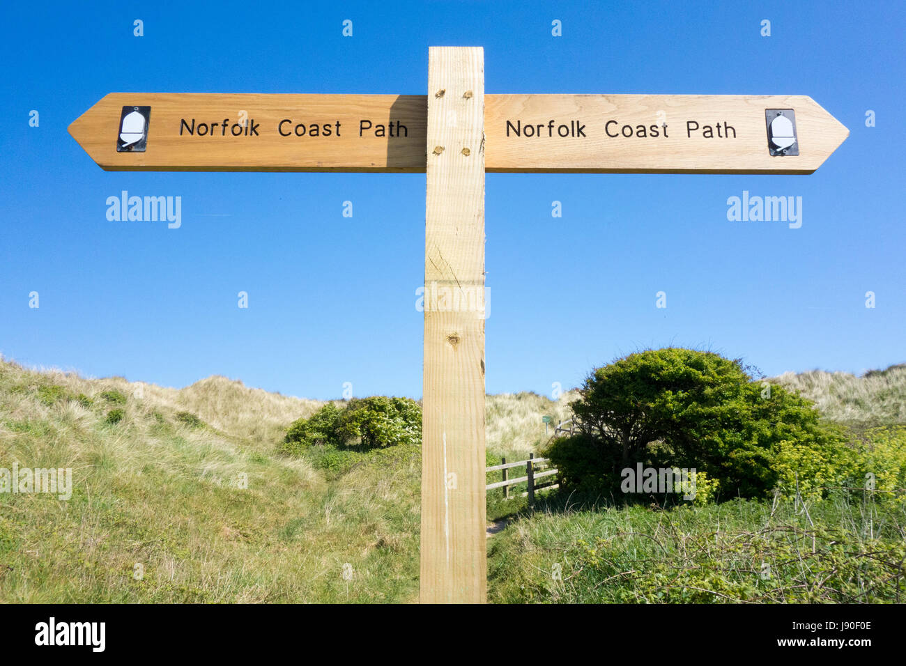 Norfolk coast path sign Stock Photo - Alamy