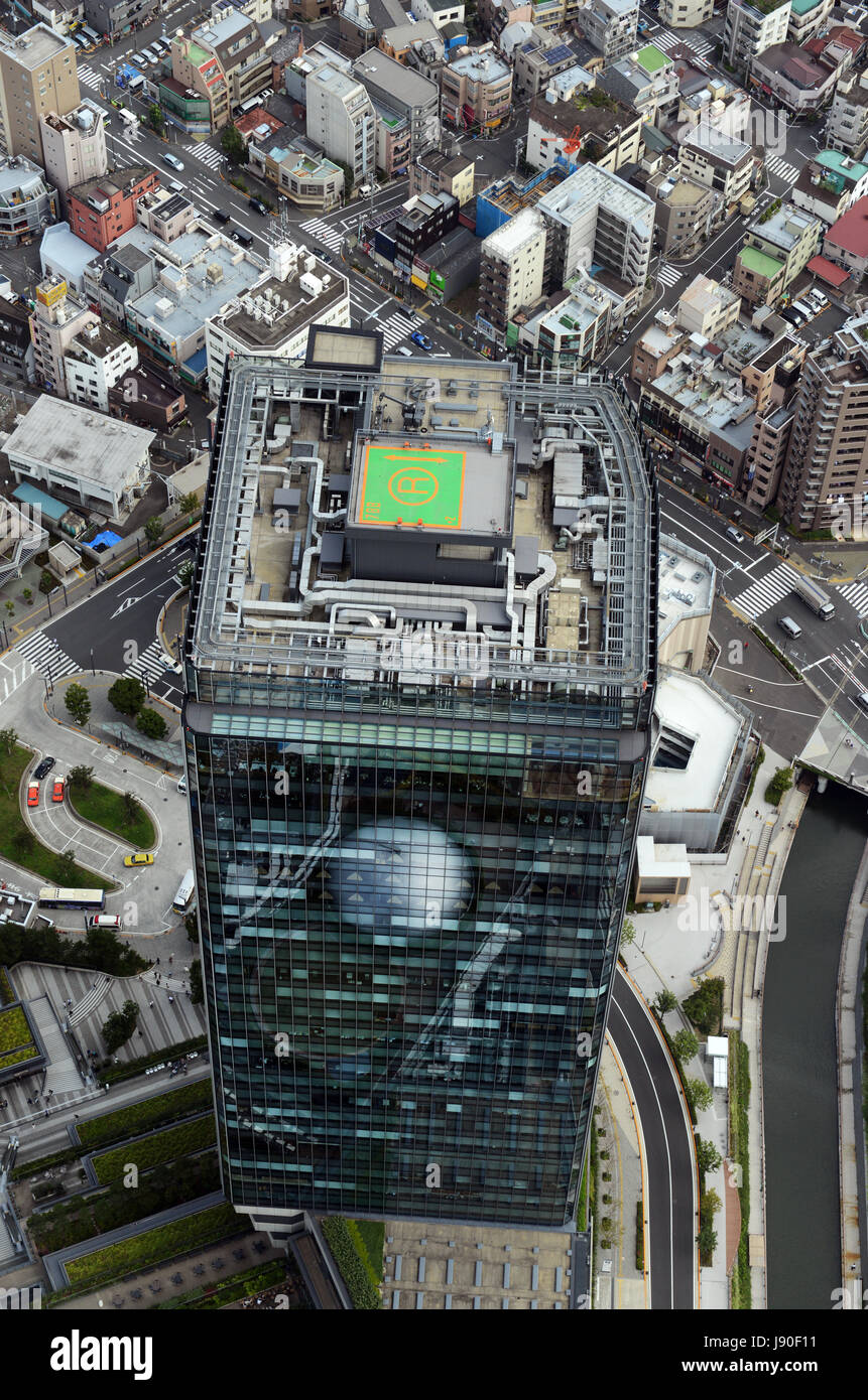Looking down at the Tokyo Solamachi tower and commercial center from ...