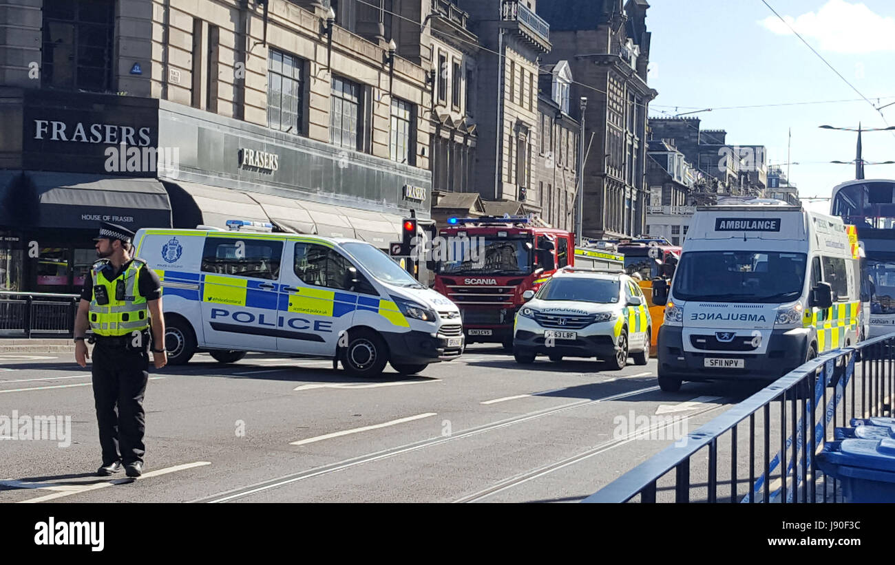Edinburgh junction bus hi-res stock photography and images - Alamy