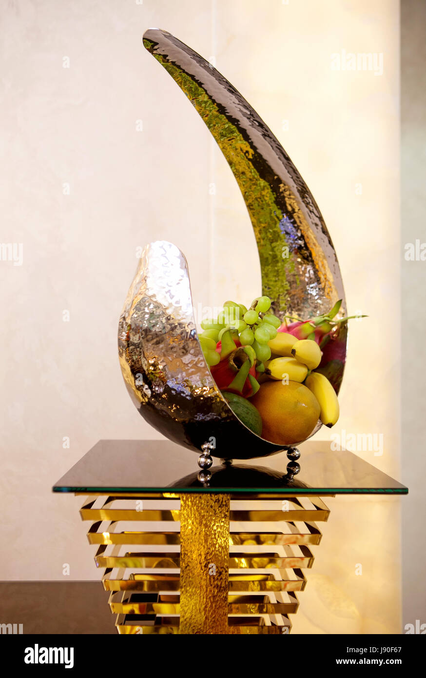 Table setting fruits at the wedding reception Stock Photo - Alamy