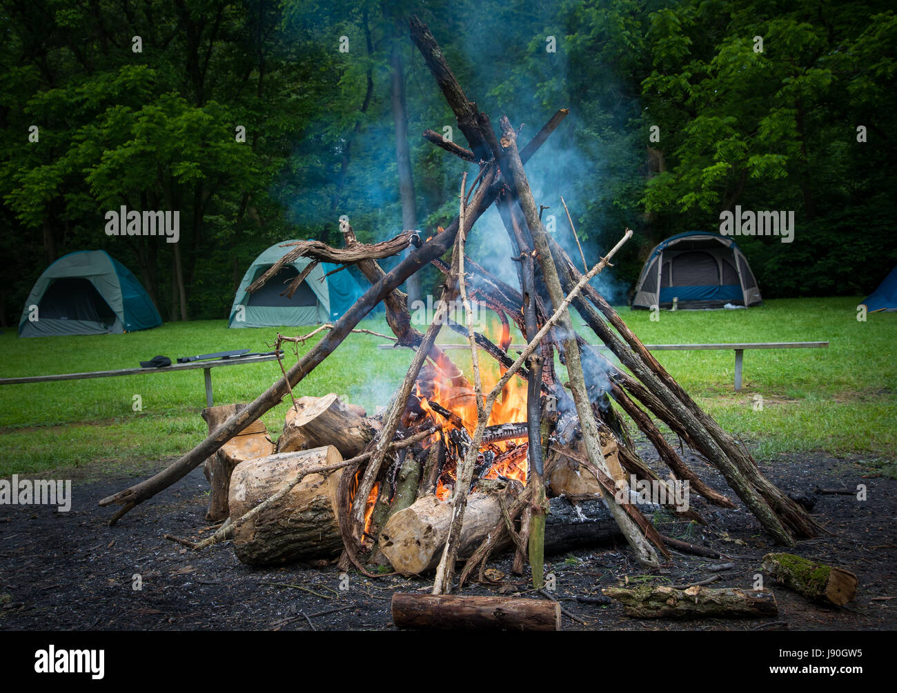 Camp Ground Burning Fire Stock Photo - Alamy