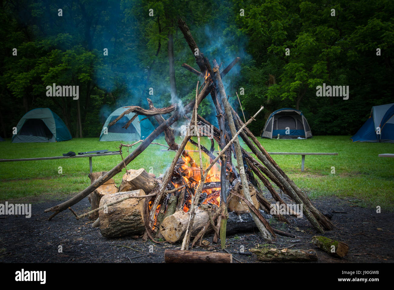Camp Ground Burning Fire Stock Photo - Alamy