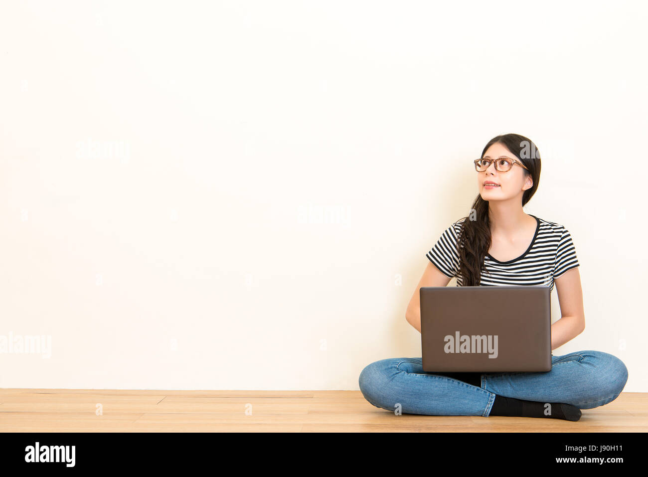 lovely model thinking many idea on the copyspace making work using ...