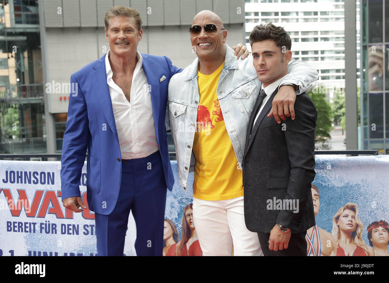 Zac effron baywatch hi-res stock photography and images - Alamy