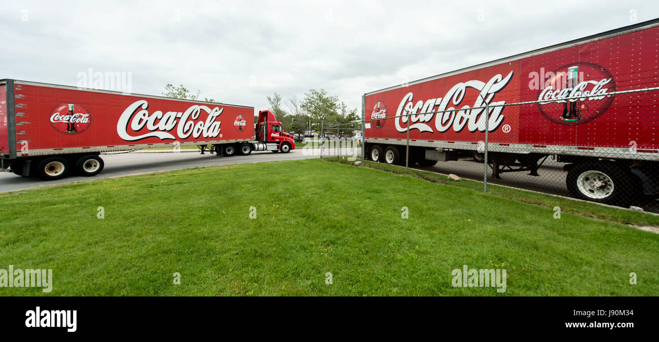 May 30, 2017 - Needham, Massachusetts, U.S. - After being out to make ...