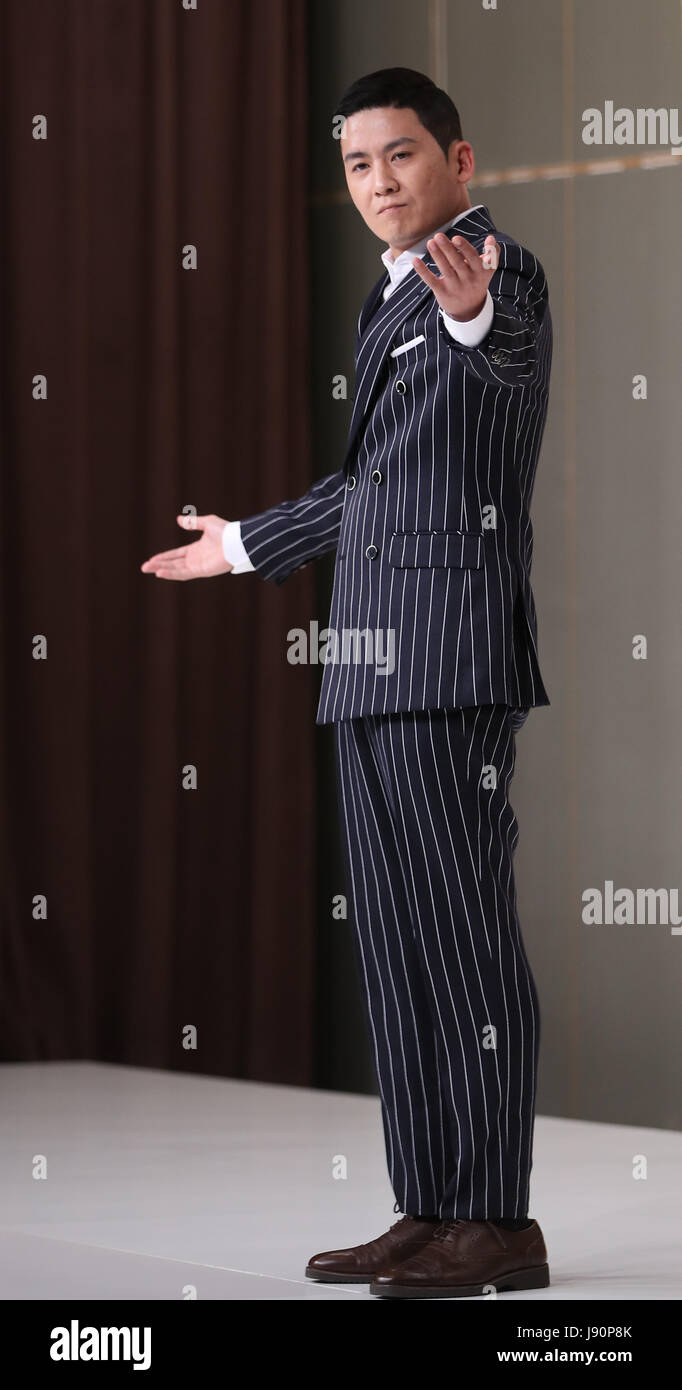 S. Korean singer Hong Kyung-min South Korean singer Hong Kyung-min ...