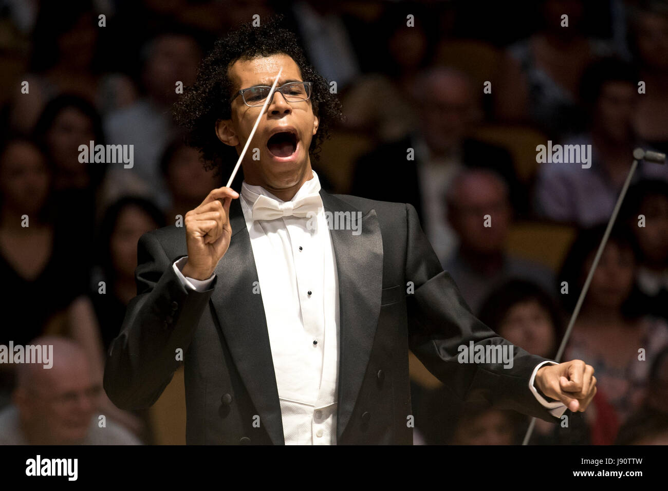 American conductor jonathon heyward conducts hi-res stock photography ...