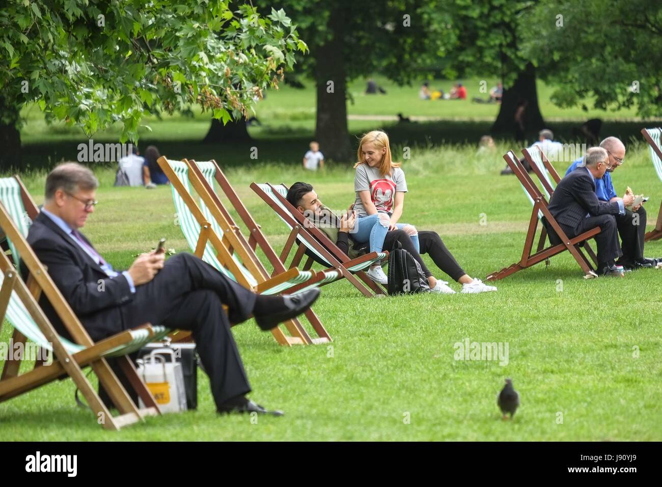 London, UK. 31st May, 2017. UK Weather. Warm and overcast day in London ...