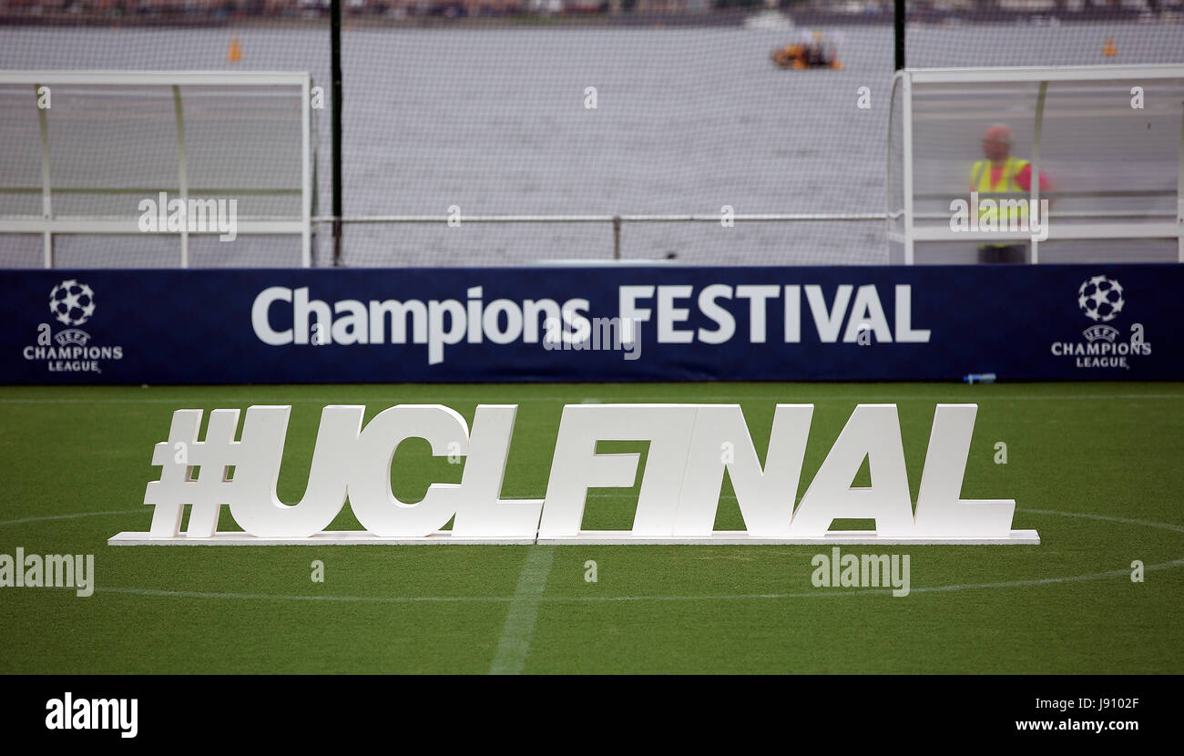Cardiff, UK. 31st May, 2017. A floating pitch in Cardiff Bay ...