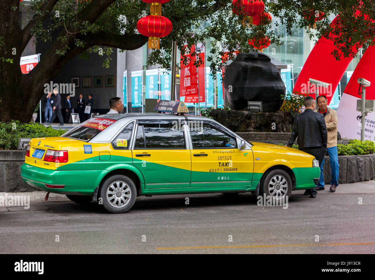 Chinese taxi hi-res stock photography and images - Alamy