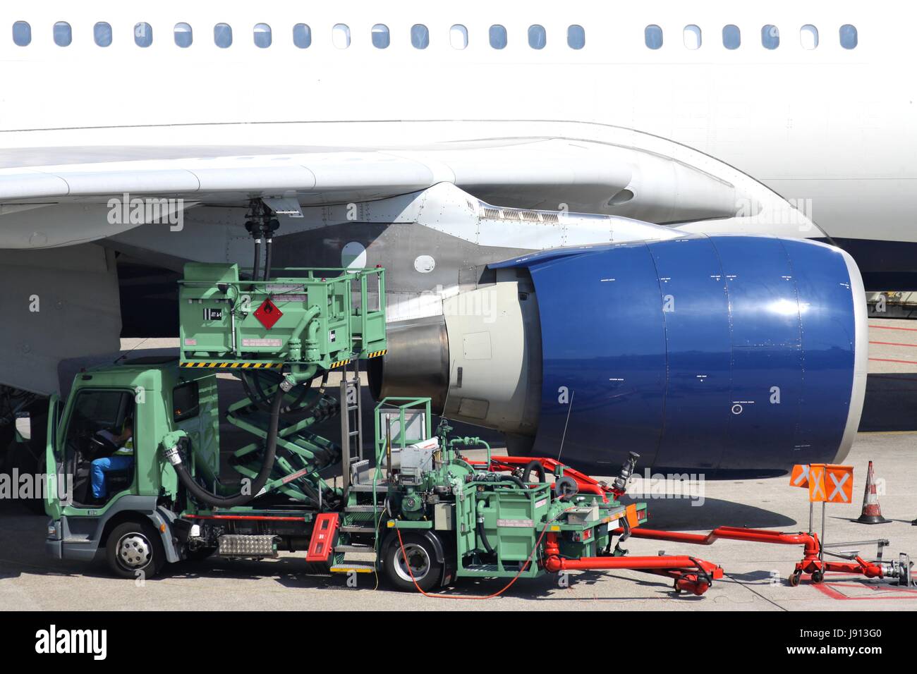 hydrant truck aircraft refueler at work Stock Photo - Alamy