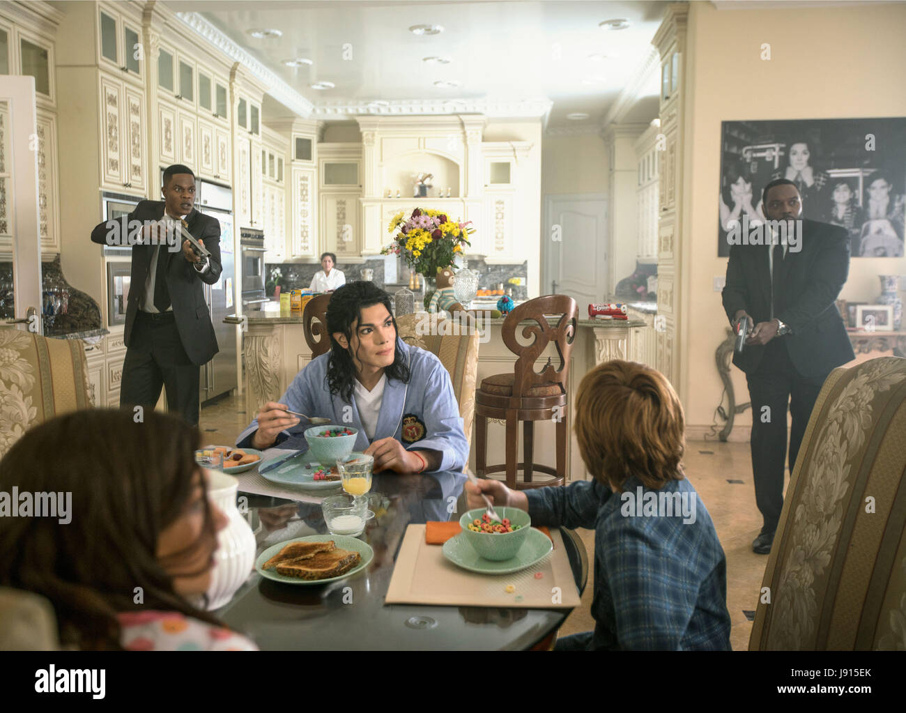 MICHAEL JACKSON: SEARCHING FOR NEVERLAND, (from left): Taegen Burns ...