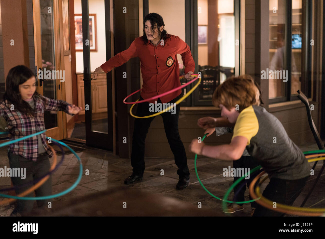 MICHAEL JACKSON: SEARCHING FOR NEVERLAND, (from left): Taegan Burns (as ...