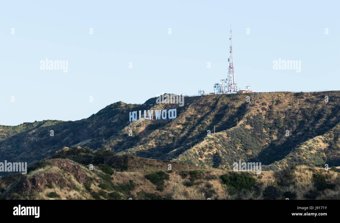 Los angeles skyline hollywood sign hi-res stock photography and images ...