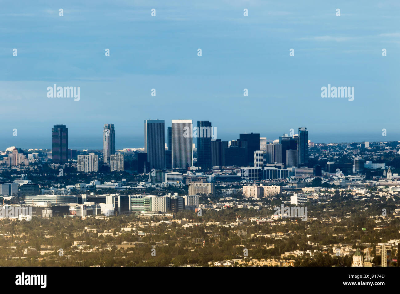 Skyline of metropolis hi-res stock photography and images - Alamy