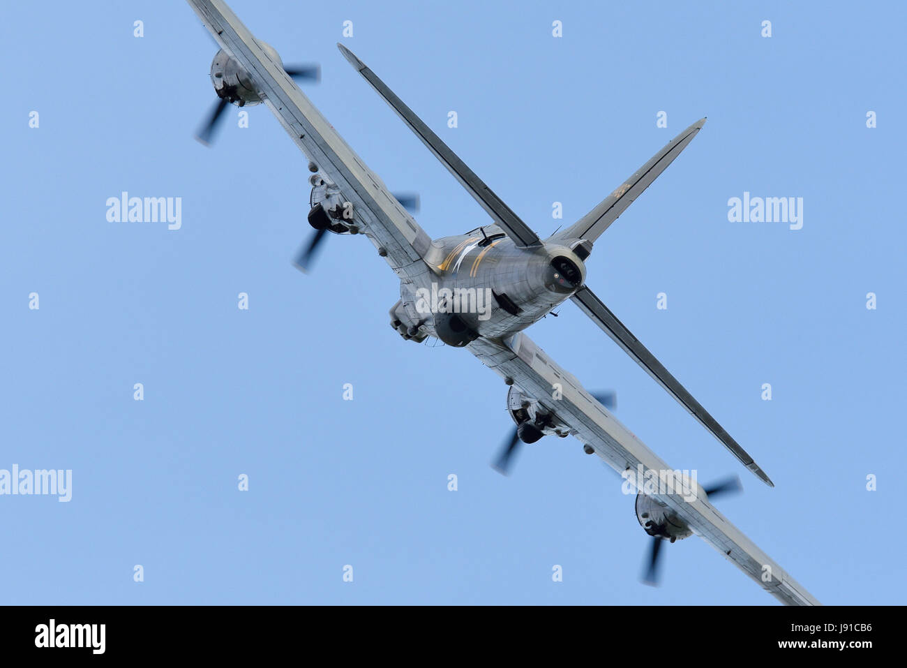 B 17 flying fortress gunner hi-res stock photography and images - Alamy