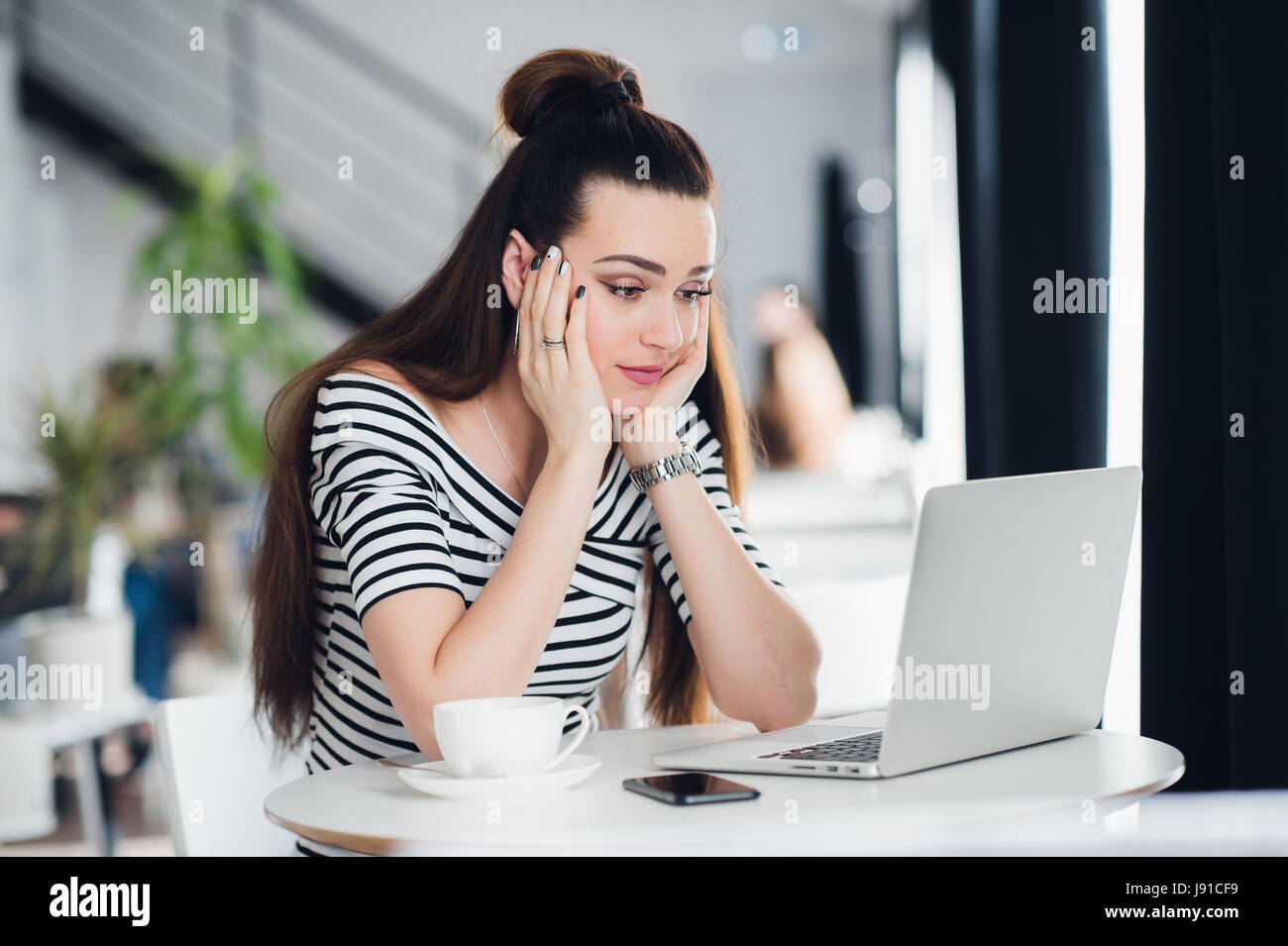 Bored office desk staring computer hi-res stock photography and images ...