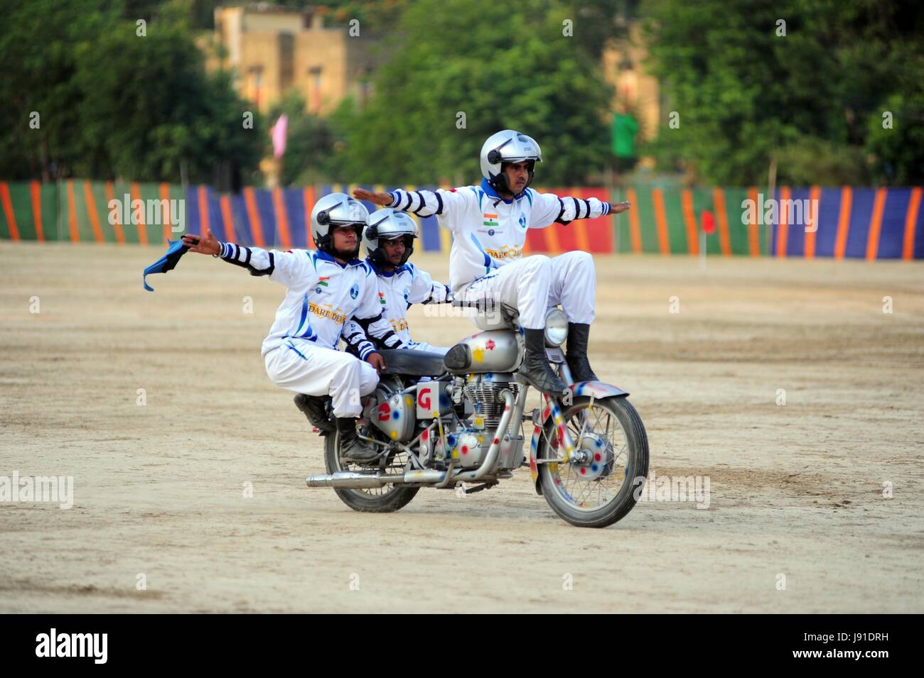 Allahabad, India. 30th May, 2017. Indian Army's daredevil wing soldier ...