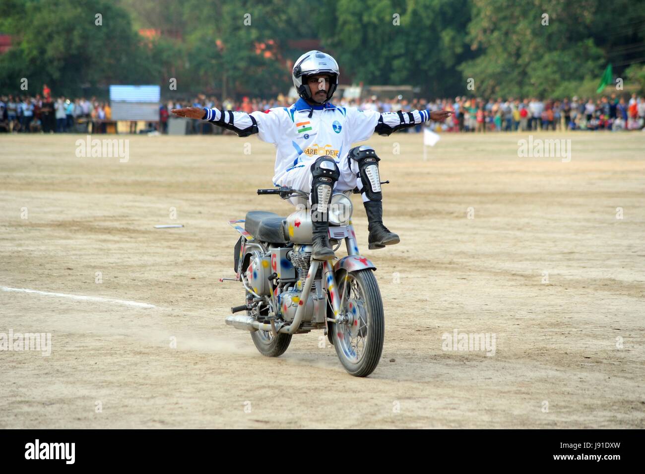 Allahabad, India. 30th May, 2017. Indian Army's daredevil wing soldier ...