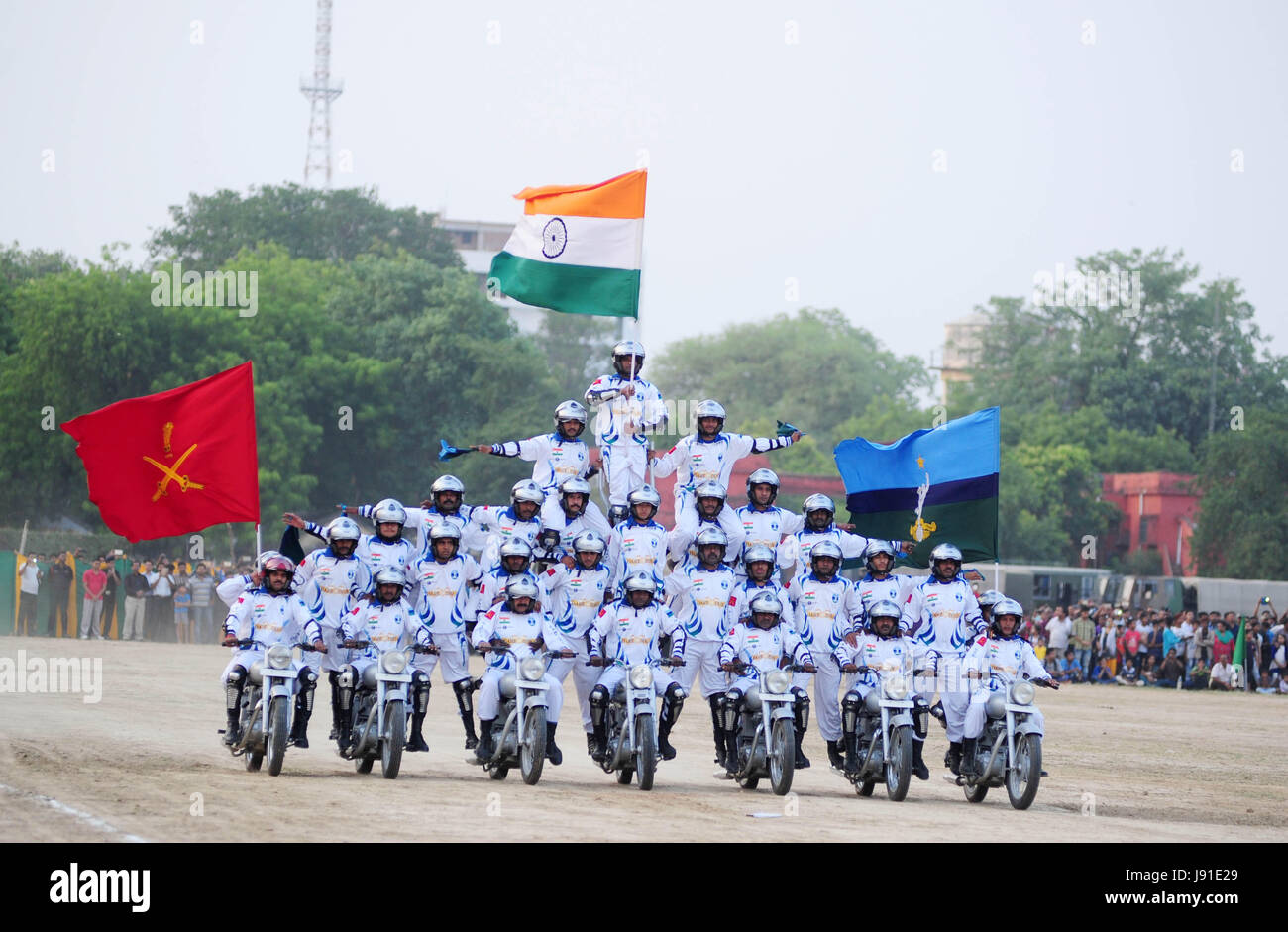 Allahabad, India. 30th May, 2017. Indian Army's daredevil wing soldier ...