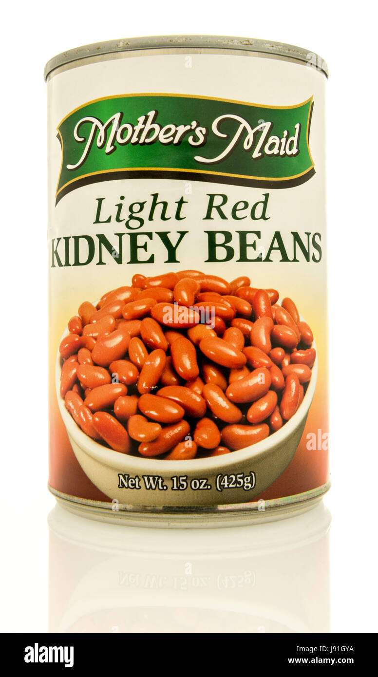 Winneconne, WI - 16 May 2017: A can of Mothers Maid light red kidney ...