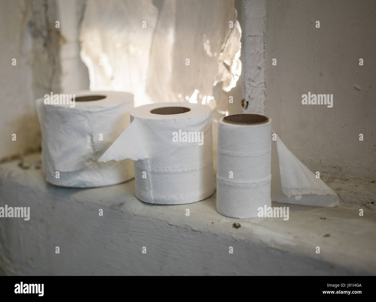 Messy bathroom hi-res stock photography and images - Alamy