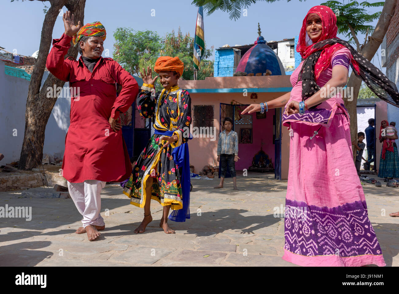 Kalbelia dance hi-res stock photography and images - Alamy