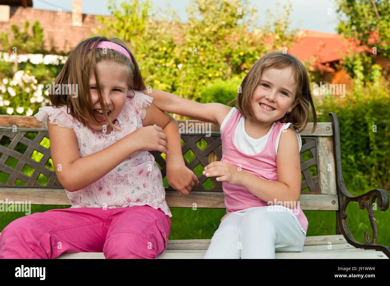 portrait, small, tiny, little, short, sisters, childhood, outdoors ... portrait, small, tiny, little, short, sisters, childhood, outdoors ...