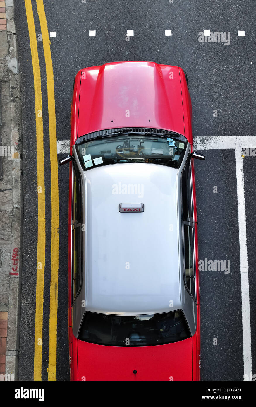 Double red lines hi-res stock photography and images - Alamy