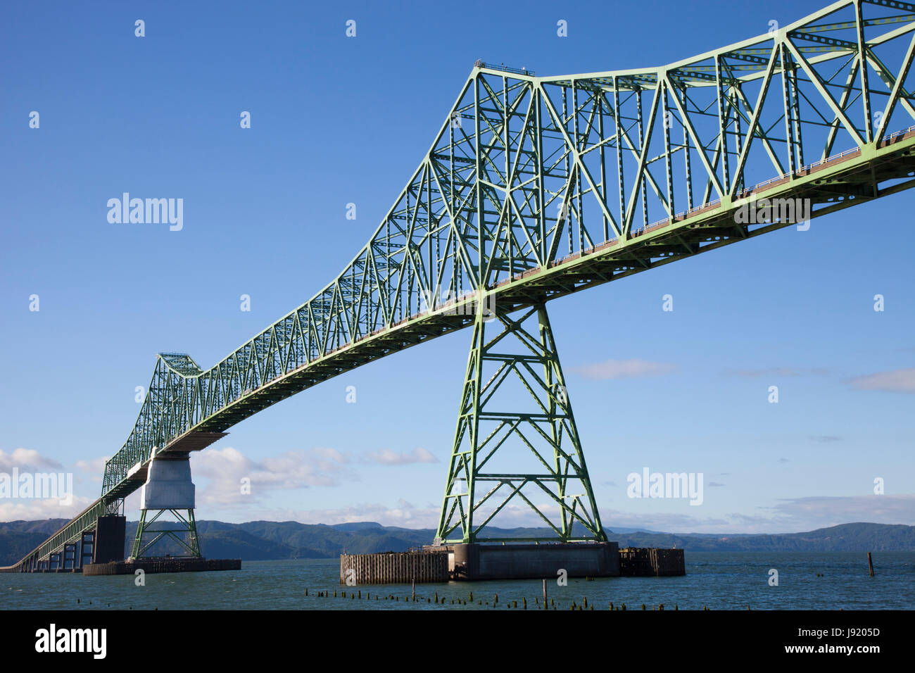 Astoria-Meger bridge over Columbia river connecting Oregon State to ...