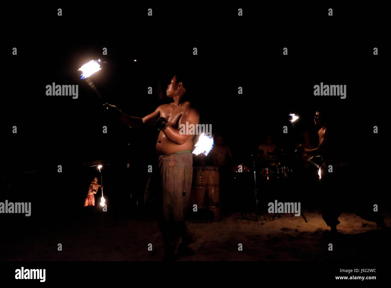 Filipino Fire Dancers High Resolution Stock Photography and Images - Alamy