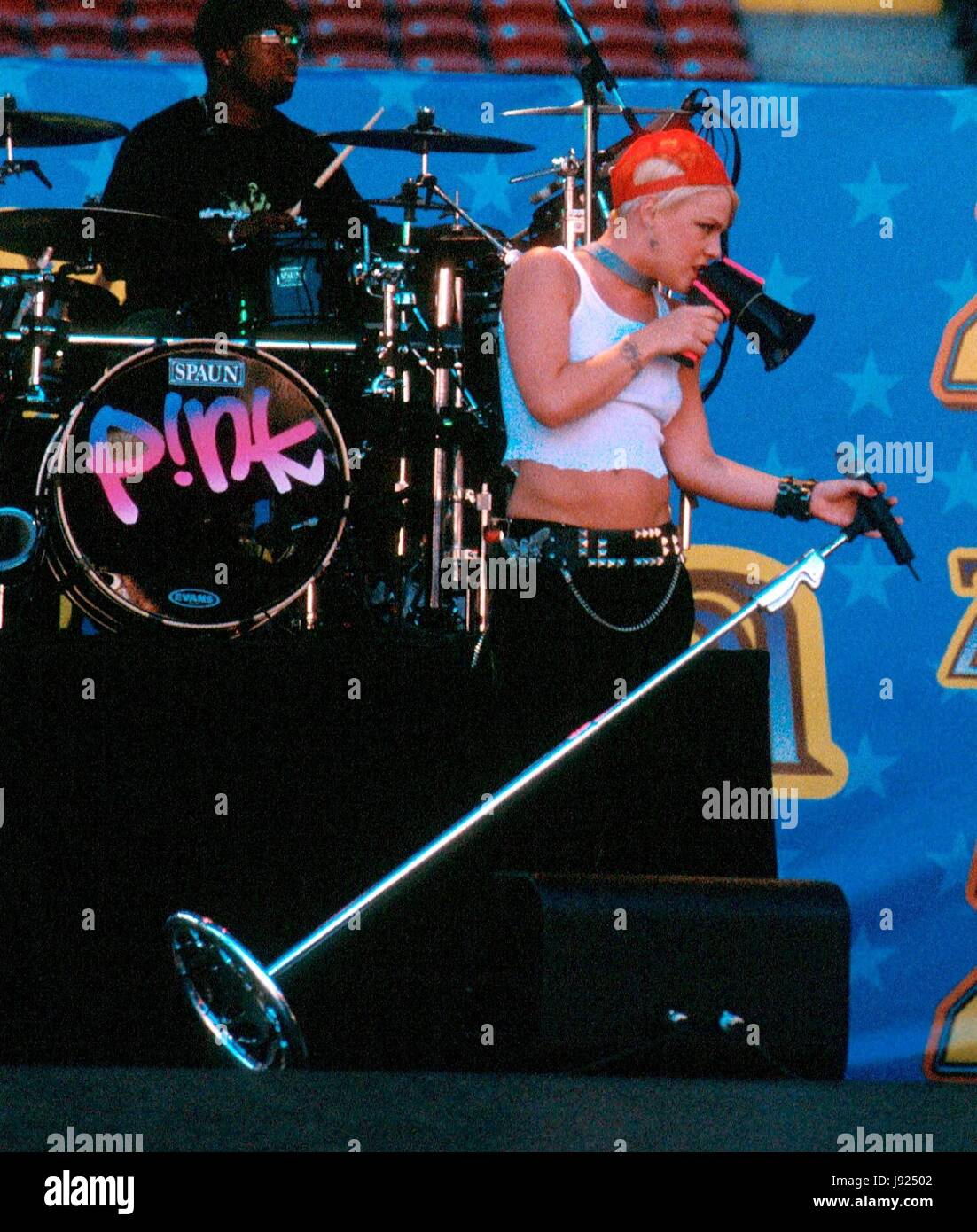 PINK PERFORMING AT Z100's ZOOTOPIA AT GIANTS STADIUM IN NEW JERSEY ...