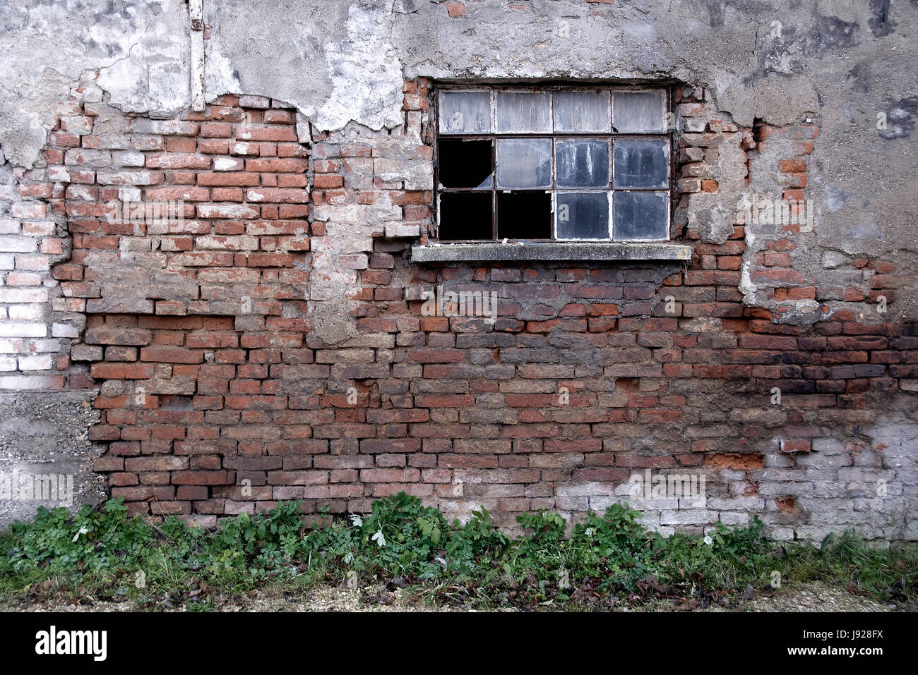 Demolition splinter hi-res stock photography and images - Alamy