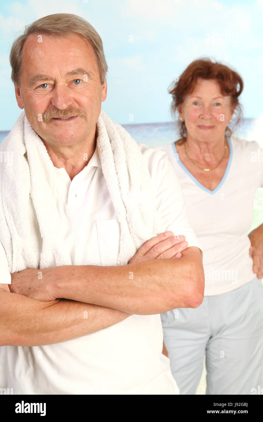 retired couple on the beach Stock Photo - Alamy