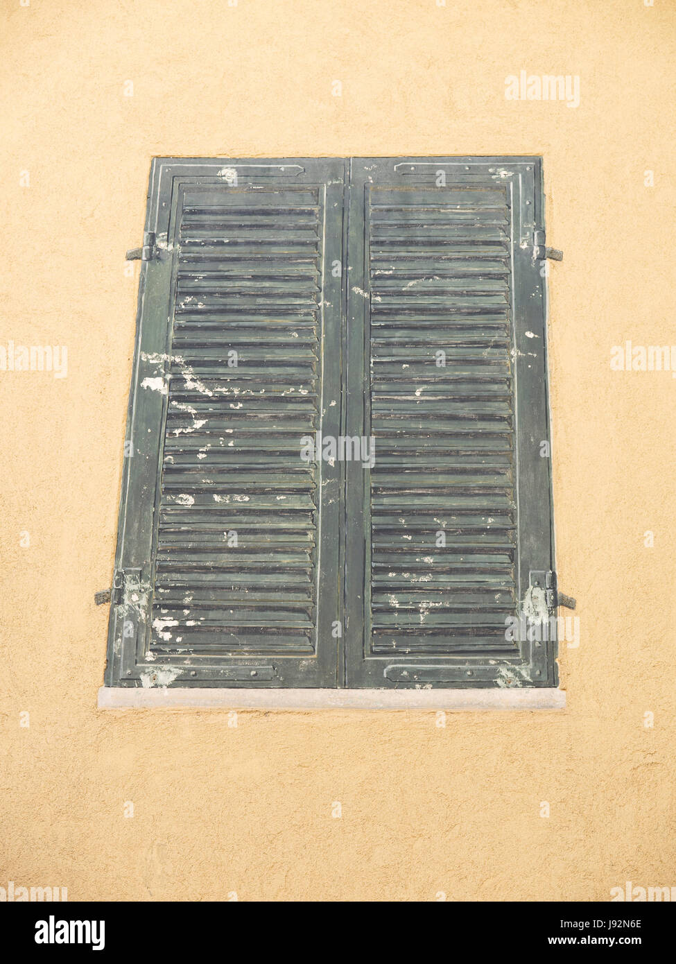 colour, green, window, porthole, dormer window, pane, wall, seal ...