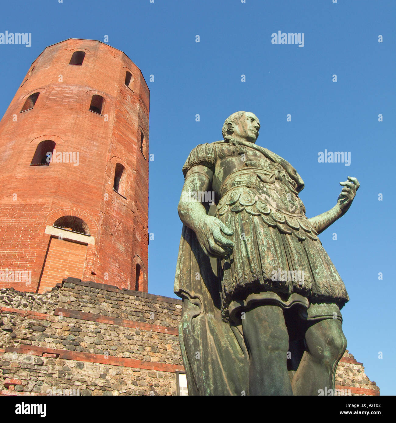 statue, roman, emperor, king, ancient, front, city, town, monument ...