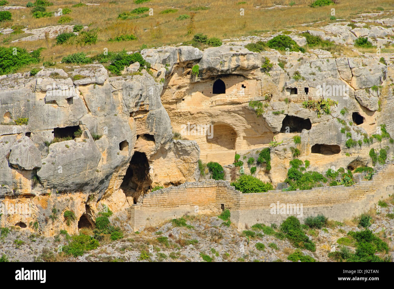 house, building, cave, caves, italy, house, building, city, town, hill ...