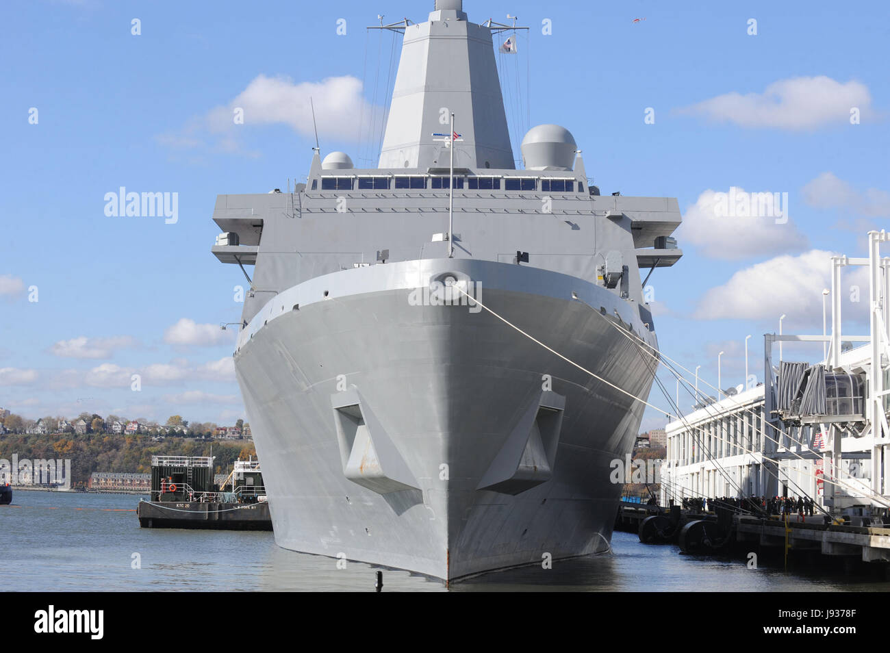 The USS New York, the Navy's newest ship made of 7.5 tons of World ...
