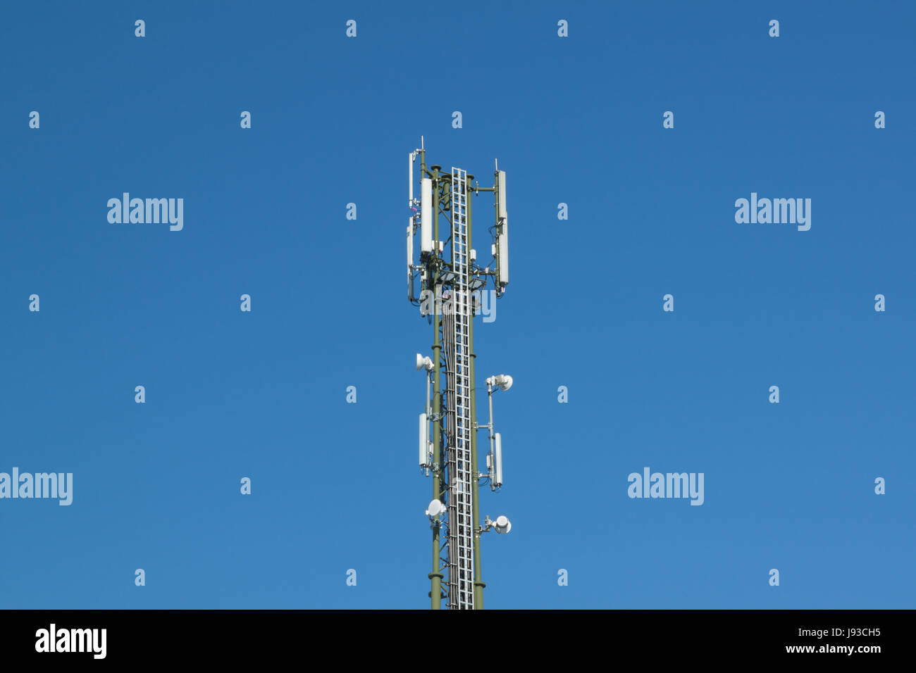 Telephone relay tower hi-res stock photography and images - Alamy