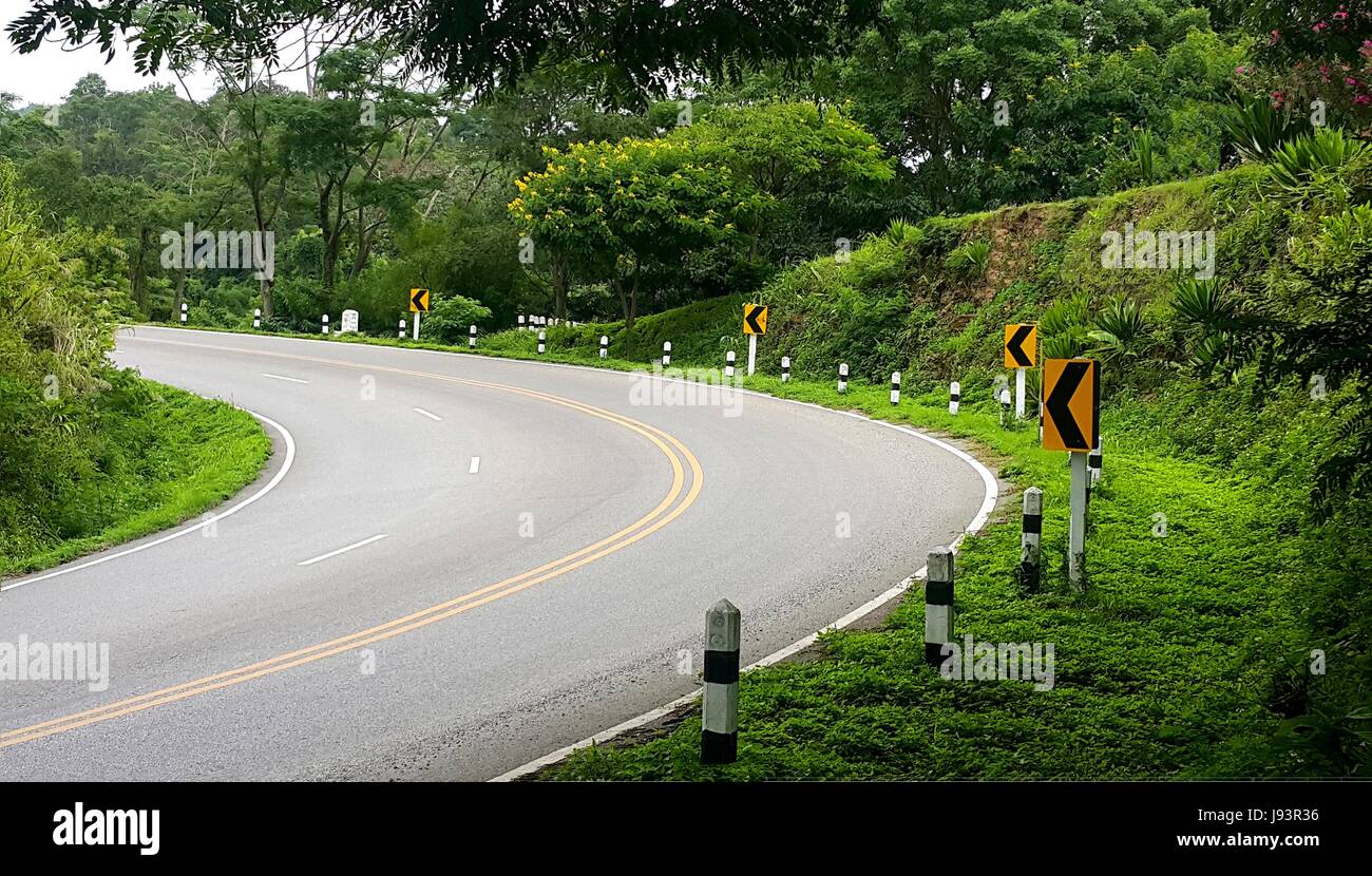 Curved asphalt road hi-res stock photography and images - Alamy