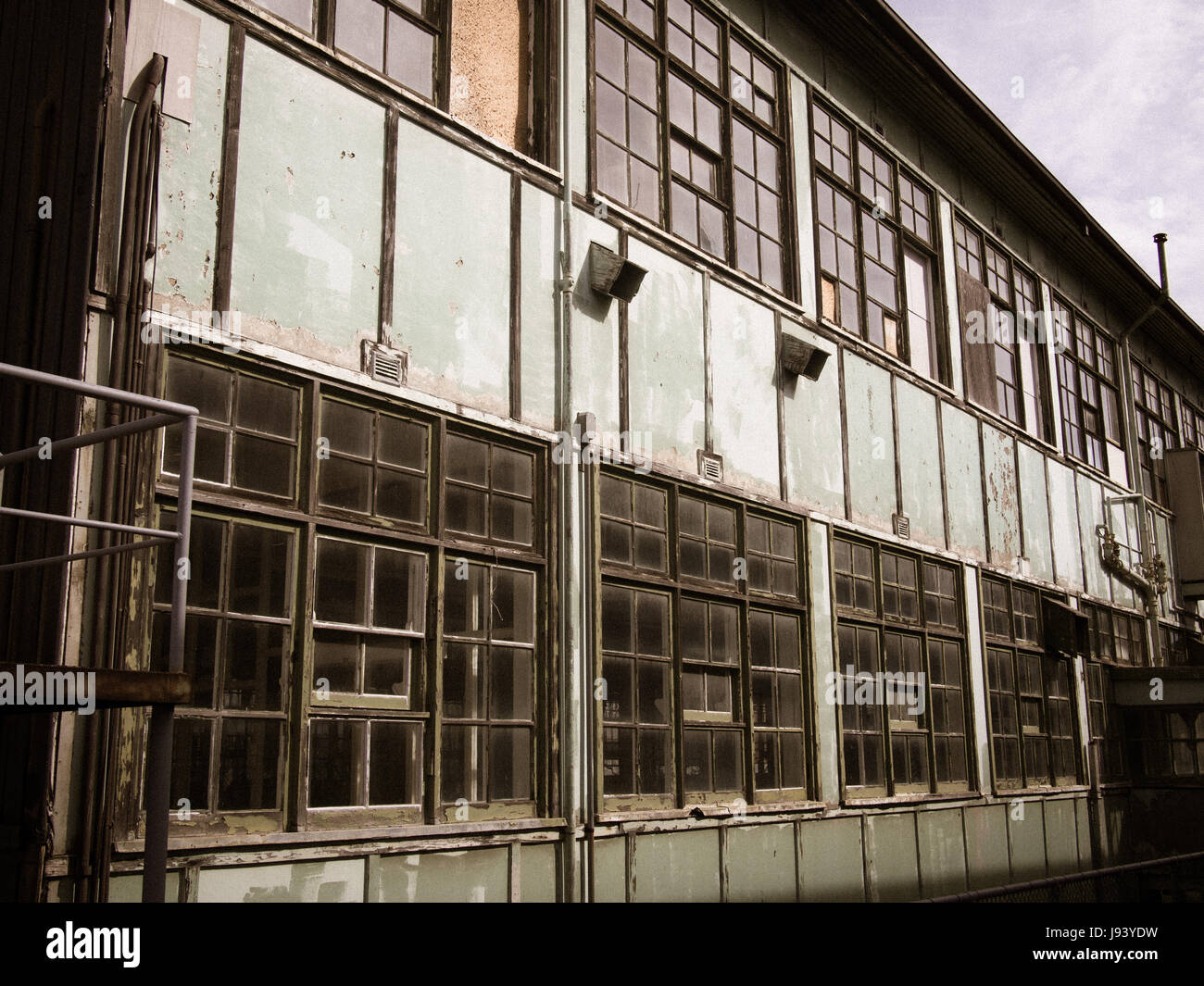 Industrial building windows hi-res stock photography and images - Alamy