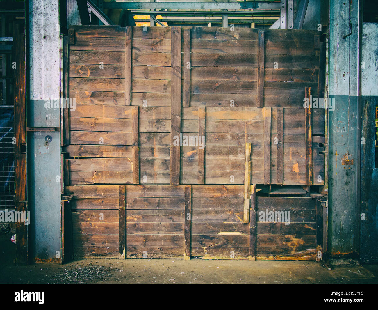 Wooden slat wall hi-res stock photography and images - Alamy