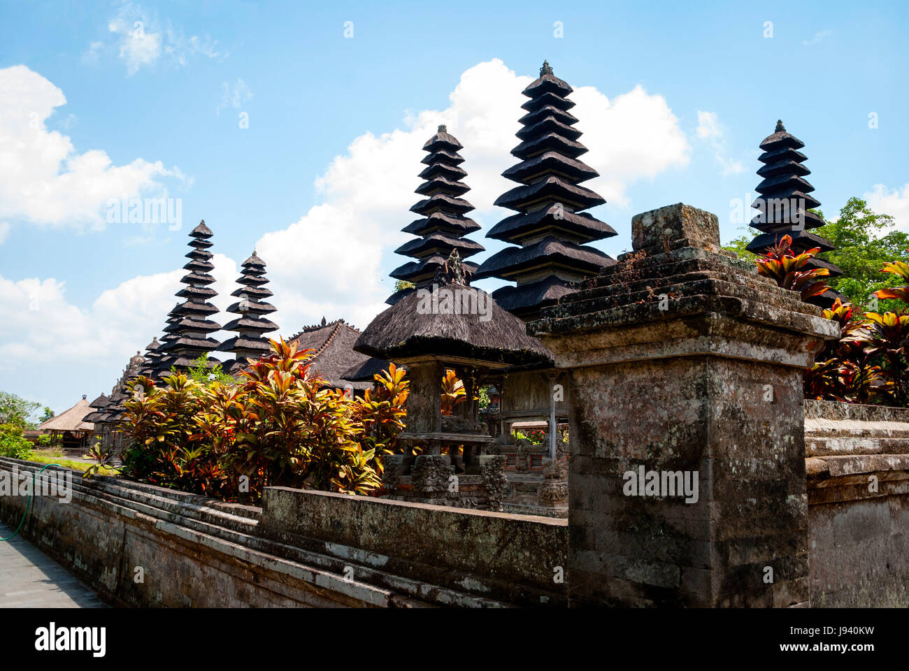 Small hindu temple hi-res stock photography and images - Alamy