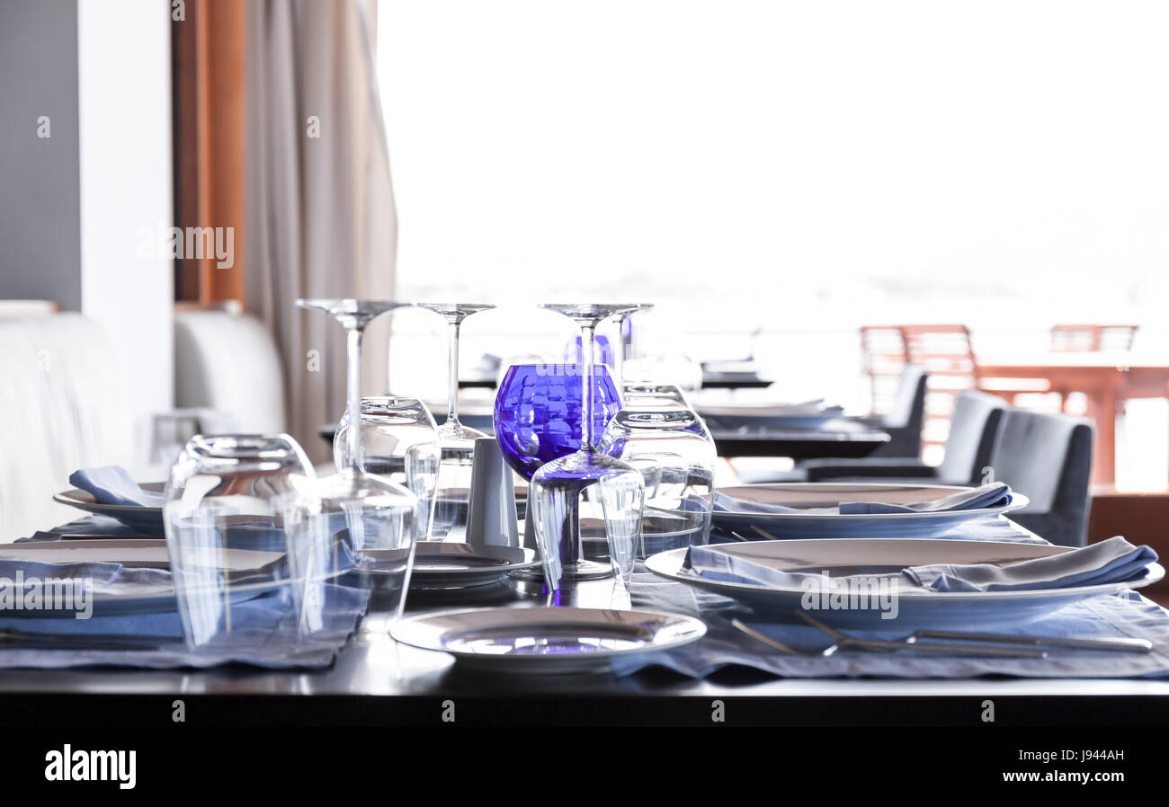 table set up at the restaurant Stock Photo - Alamy