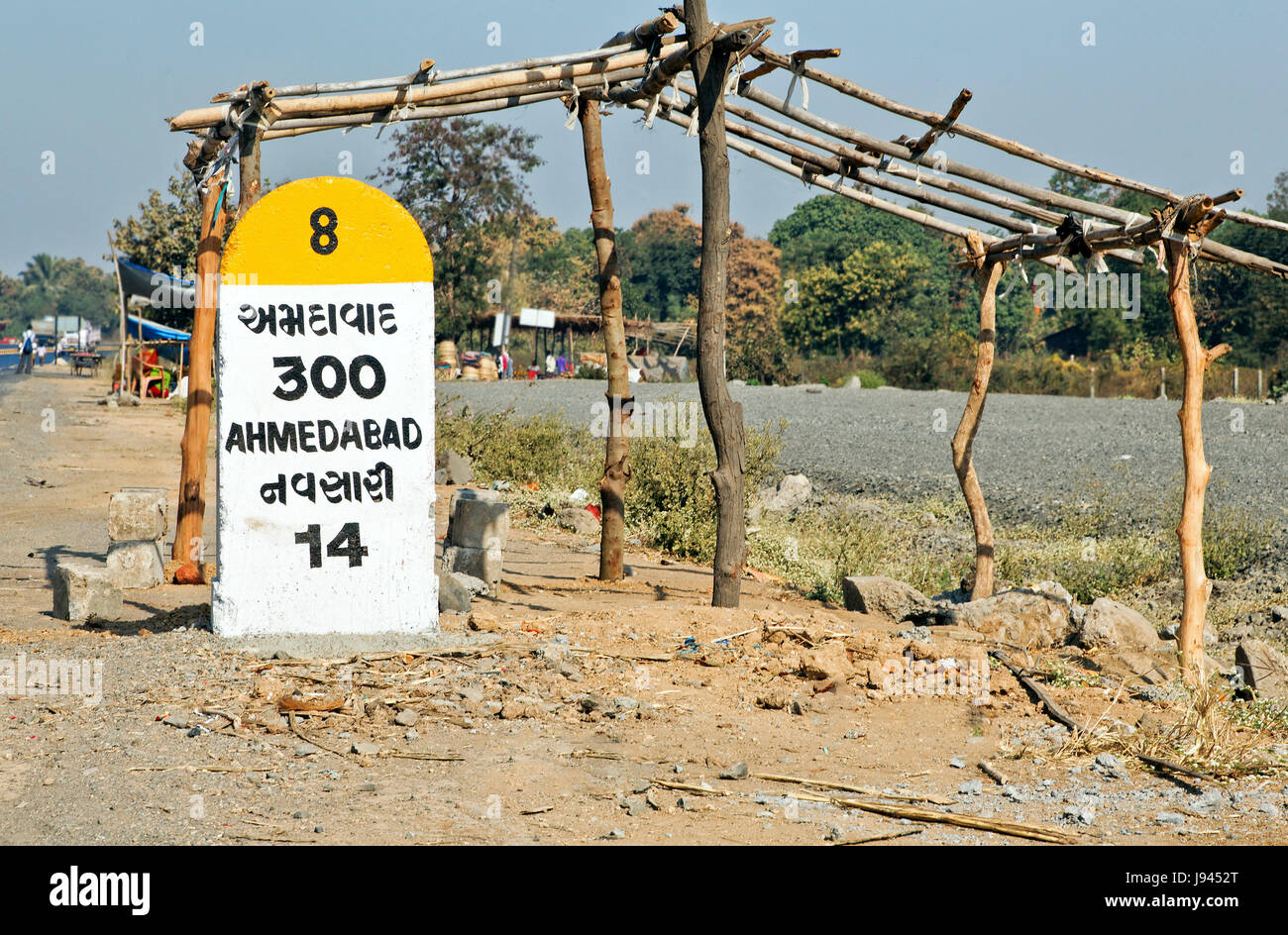 india, signpost, landmark, milestone, rural, scenery, countryside ...