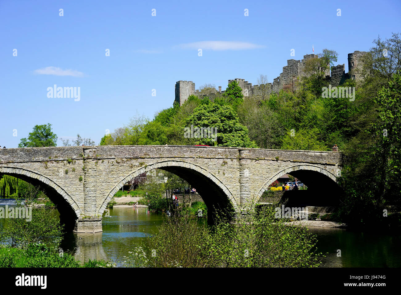Ludlow Castle with Dinham bridge over the River Teme, Ludlow ...